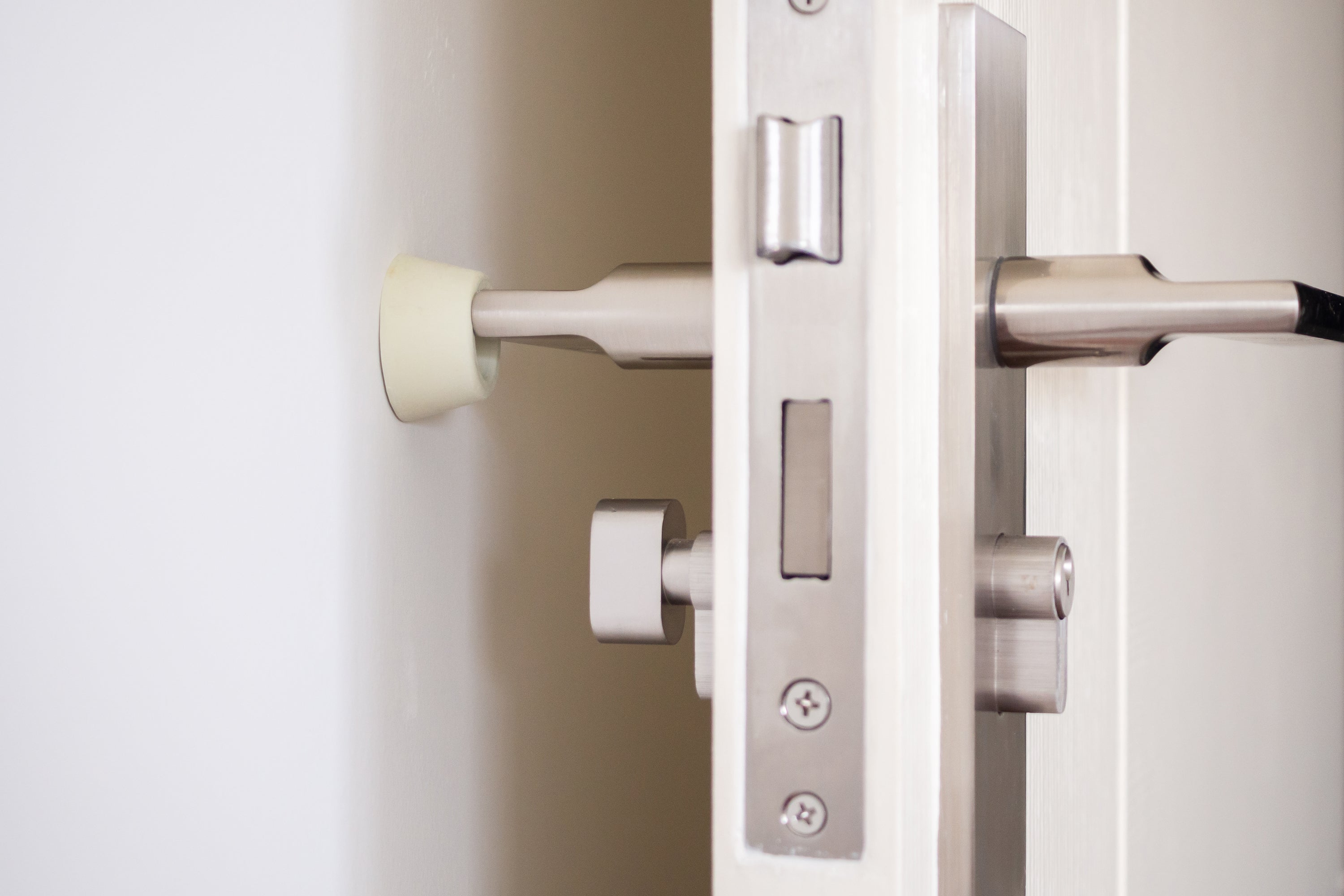 Latch vs Lock: What's the Difference? – Love Handles uk